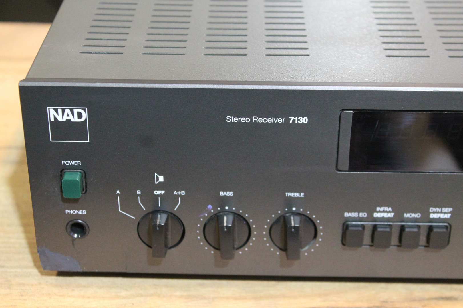 NAD 7130 / Hi-Fi Аудиотехника